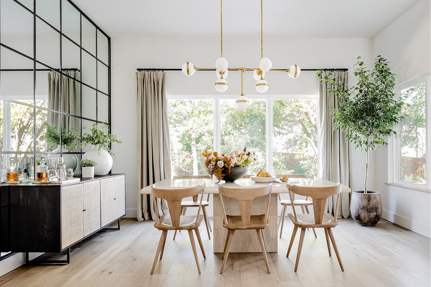 Blending Modern and Farmhouse Elements for a Show-Stopping Dining Room ...
